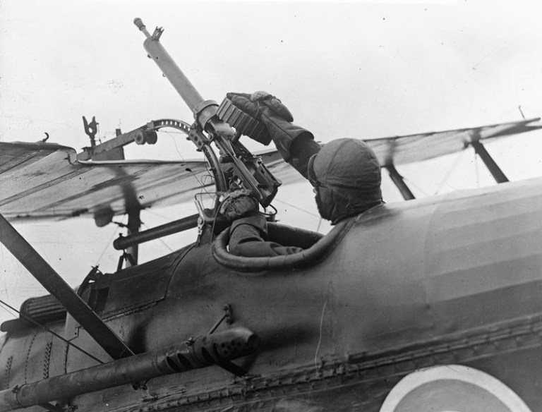 Lewis Light Machine Gun Review | Traiblazing Through War